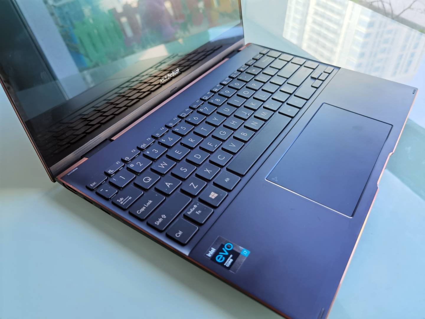 ASUS ZenBook Flip S UX371 Review - Gadgets Middle East