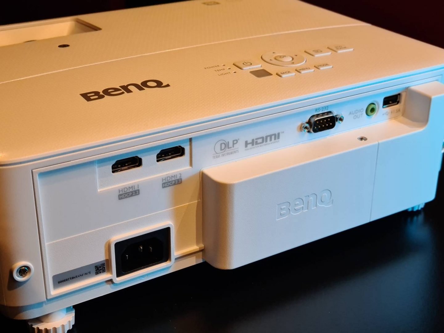 BenQ TK700STi Hands-on Review - Gadgets Middle East