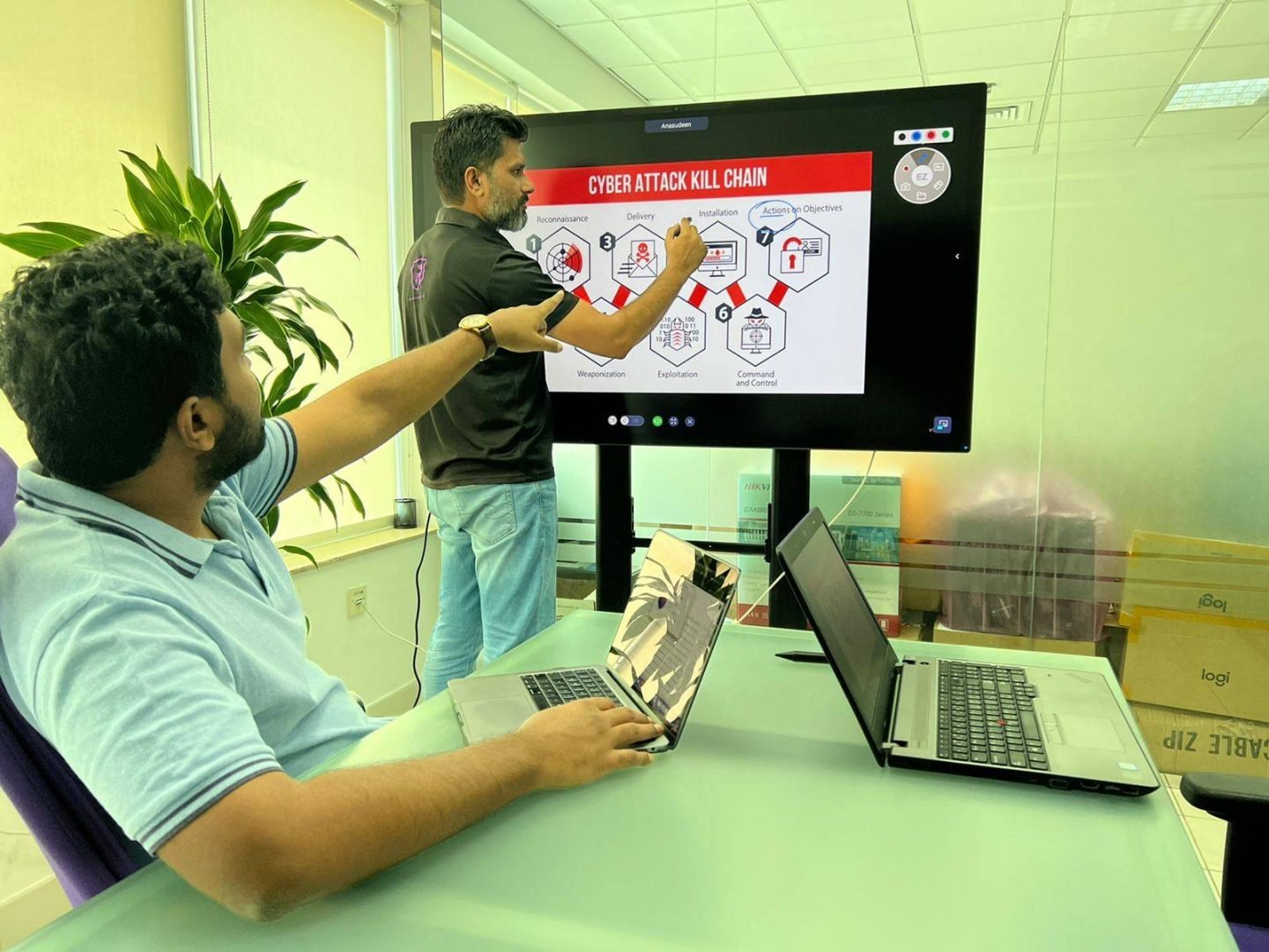 BenQ DuoBoard CP6501K Hands-on - Gadgets Middle East