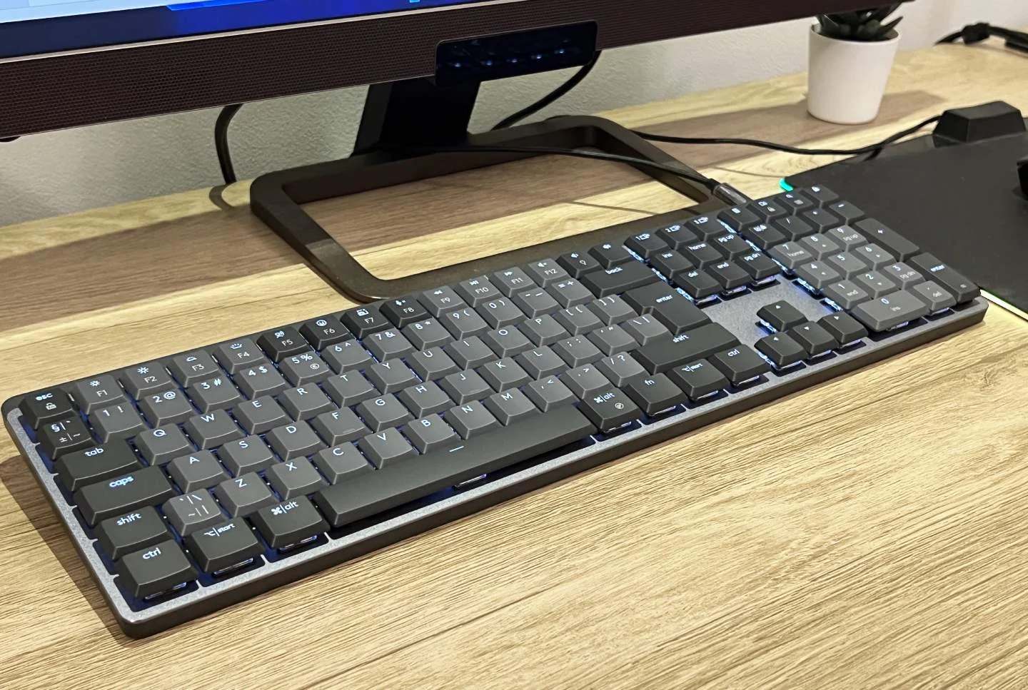 Logitech MX Mechanical Wireless Keyboard Review - Gadgets Middle East