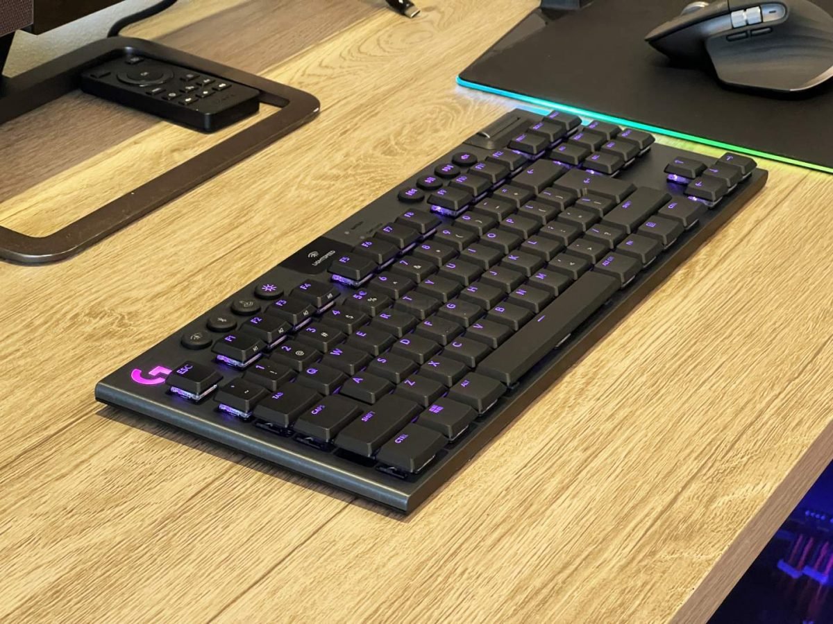 Logitech G915 TKL Review - Gadgets Middle East