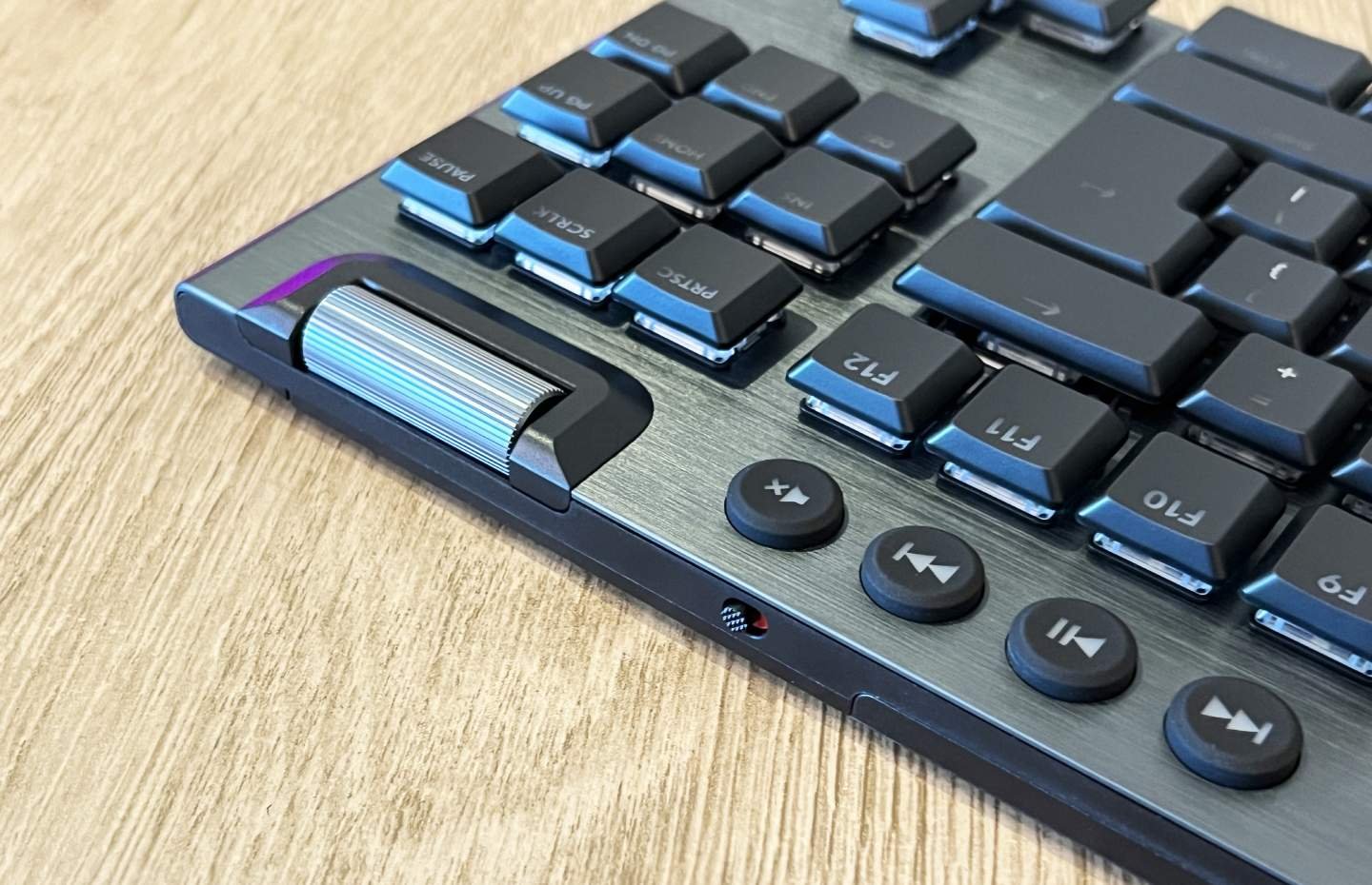 Logitech G915 TKL Review - Gadgets Middle East