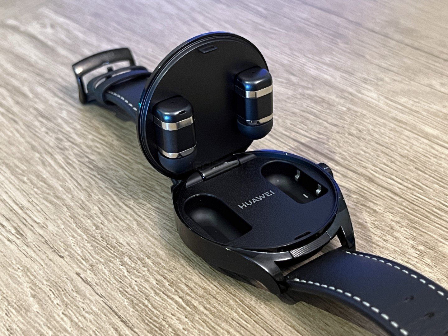 Huawei Watch Buds Review - Gadgets Middle East