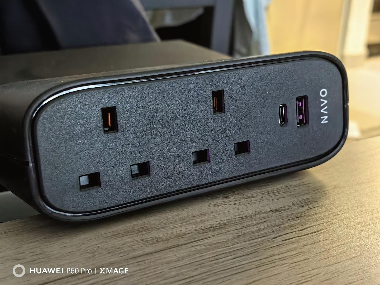 Navodesk Desk Hub Pro Review - Gadgets Middle East