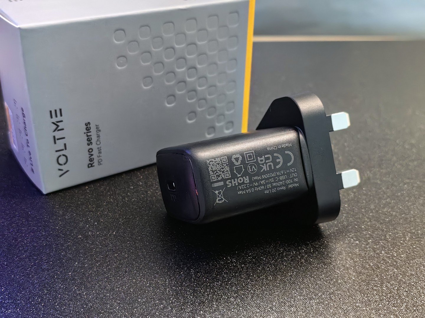 VOLTME Revo Lite 20W PD Charger Review - Gadgets Middle East