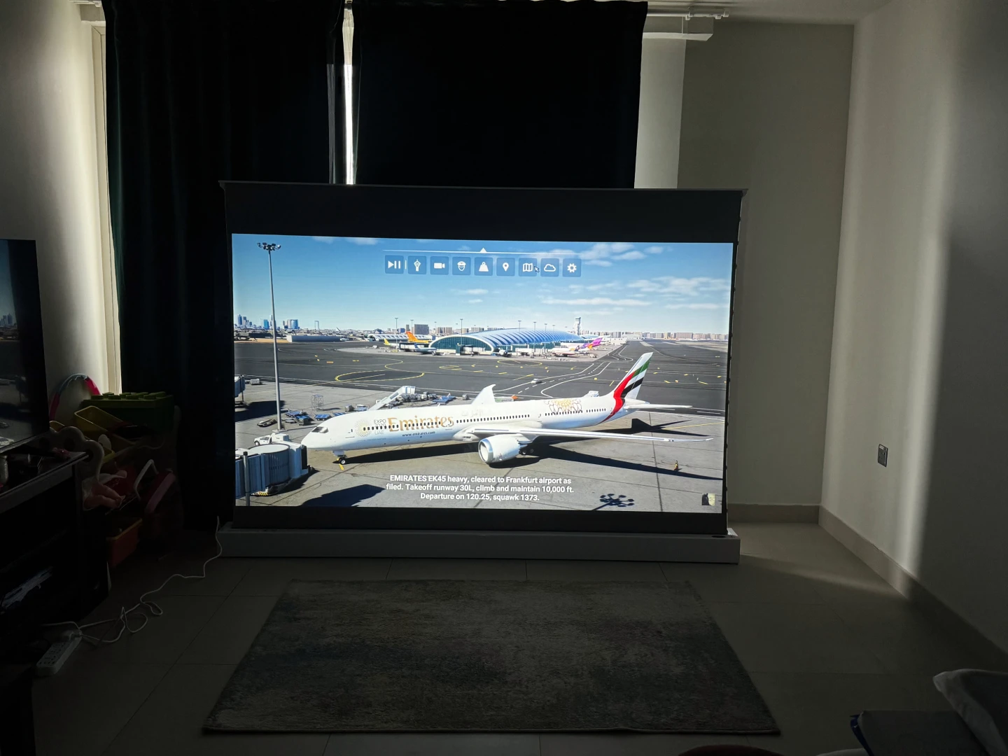 VIVIDSTORM S ALR Long Throw Projector Screen Review - Gadgets Middle East