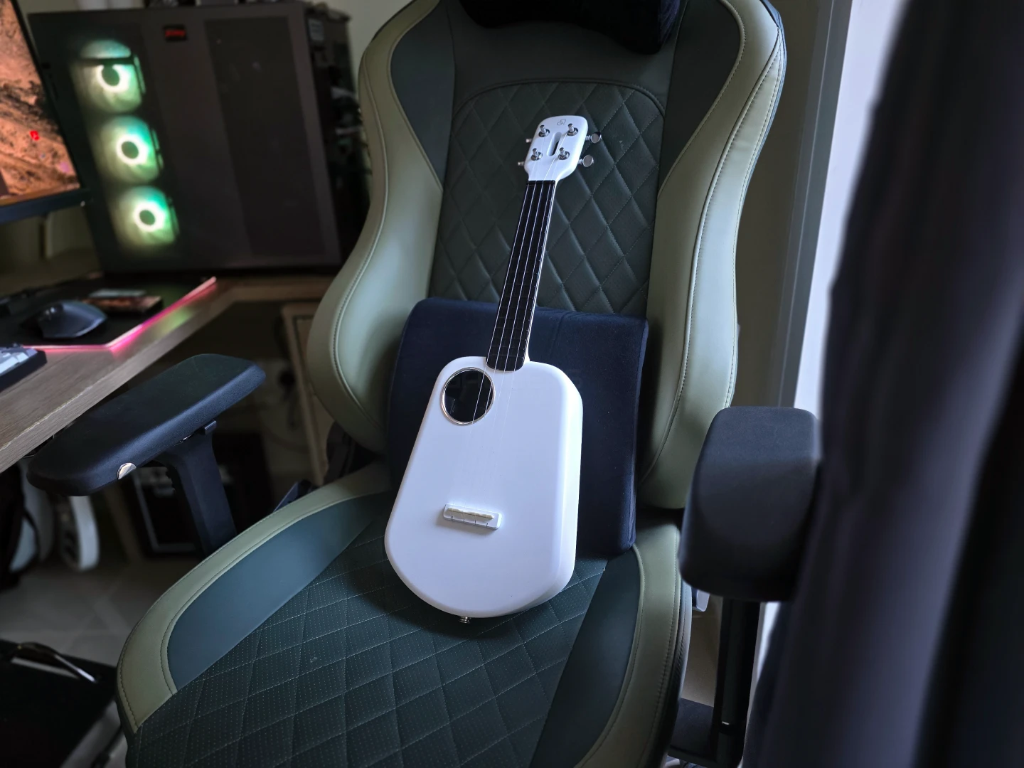 Populele 2 Pro Smart Concert Ukulele Review - Gadgets Middle East