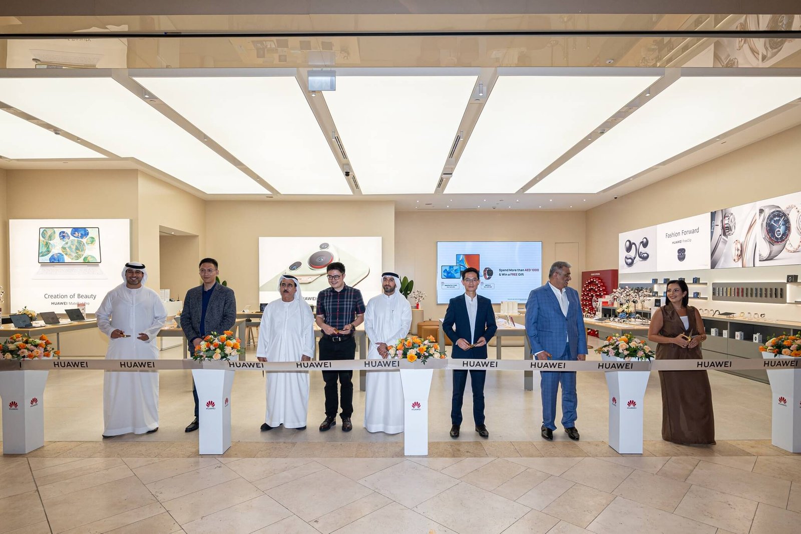 Huawei Opens New Experience Stores